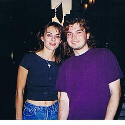 Elizabeth Hurley Biography - Real Autograph Collectors Club (RACC)